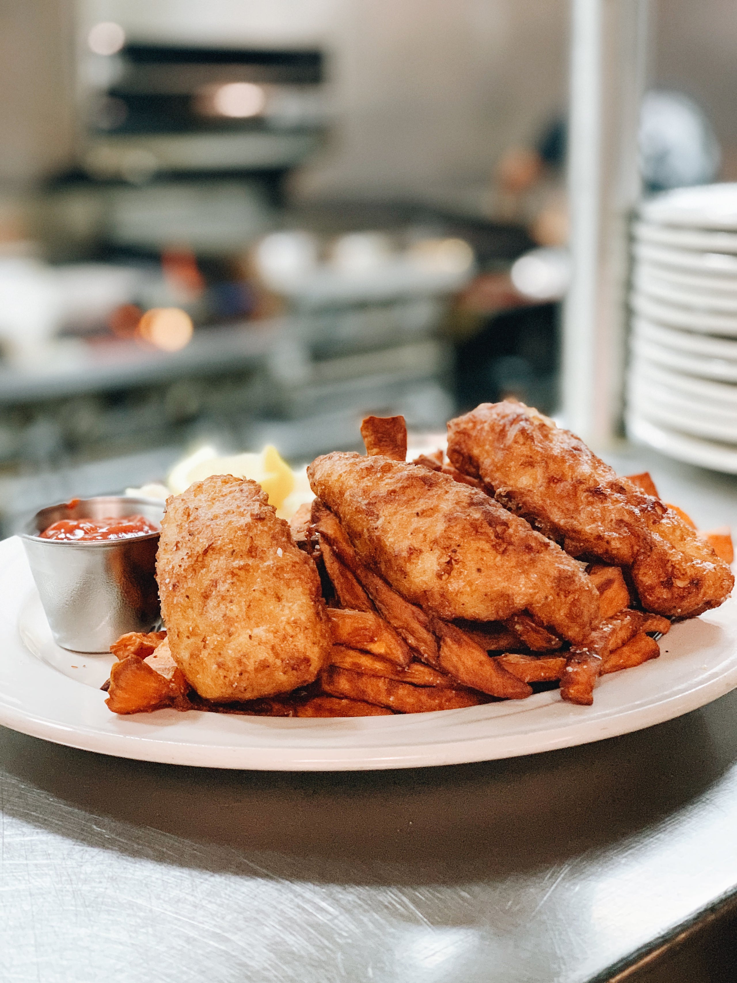 Beer Battered Alaskan Cod Platter | LilysSeafoodTOGO